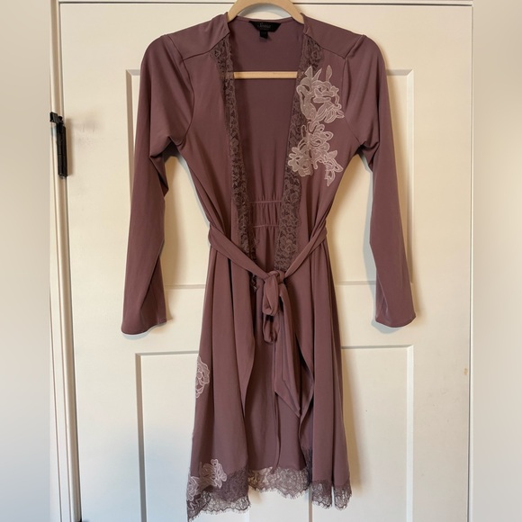 Soma | Intimates & Sleepwear | Soma Lace And Appliqu Trim Luxury Robe ...